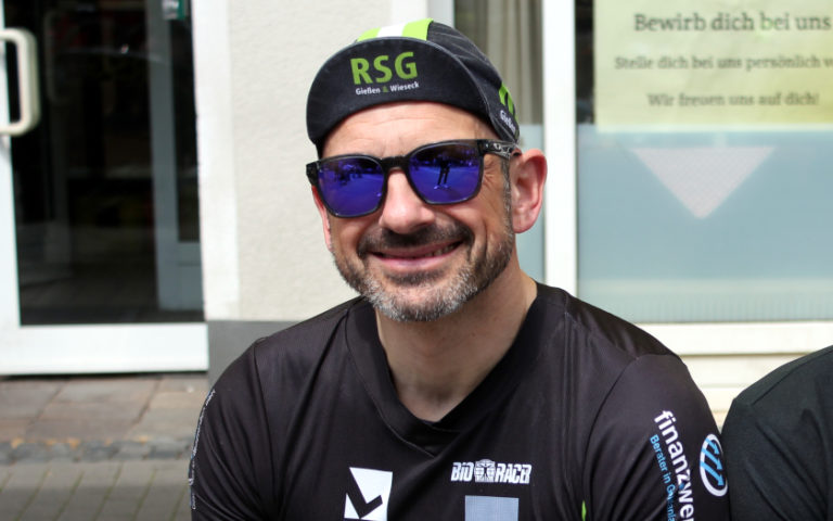 Feuertaufe als Frontmann bei "Rund um das Stadttheater ...